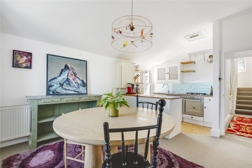 Rocks Lane, London, 1 bedroom, Upper Floor Flat